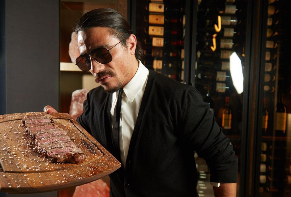 Si conclude l'odissea Salt Bae a Dallas, aperto il nuovo locale: tante ...