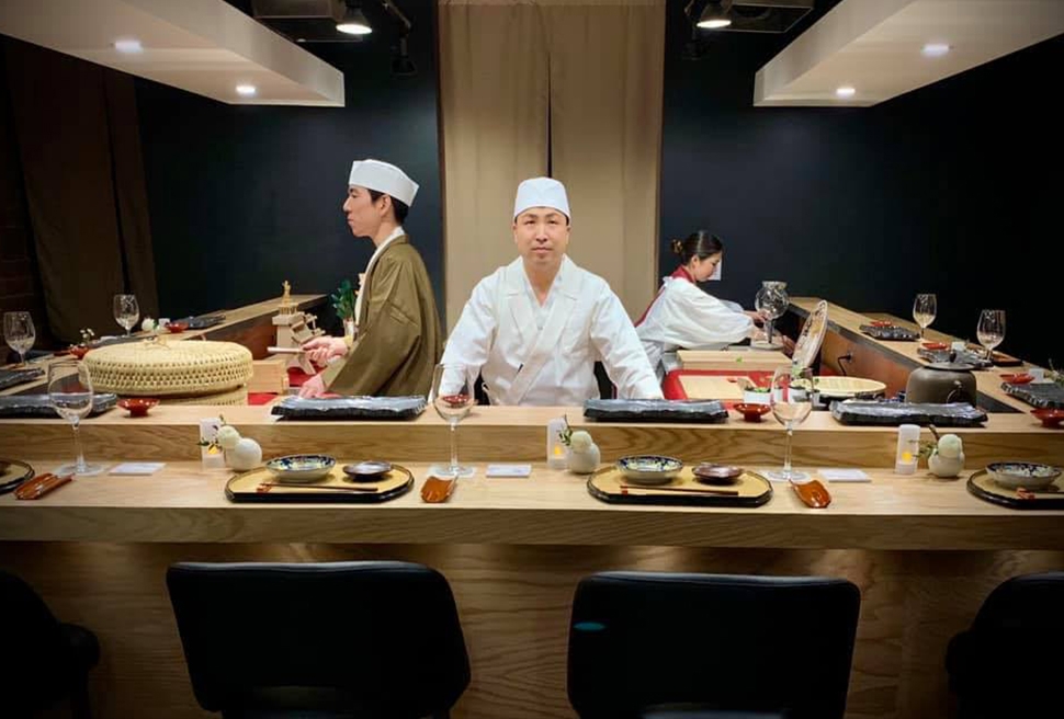 Sushi spettacolare: il maestro Takuya Matsuda, madame Sake e un ninja ...