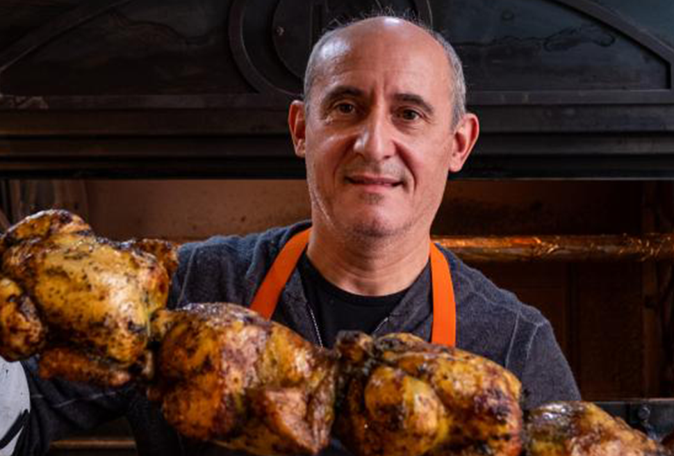 Pollo arrosto a 2 stelle Michelin: lo chef Paco Perez apre una ...