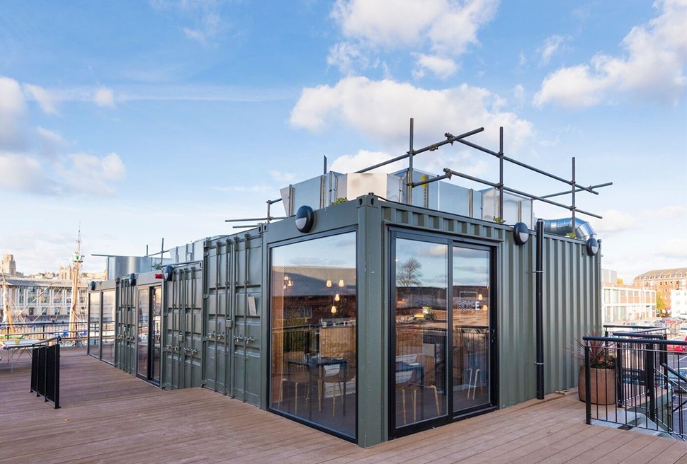 Nuove tendenze: i vecchi container riciclati diventano ristoranti e ...