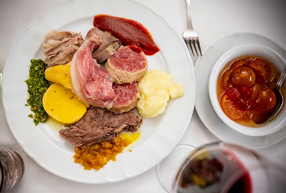 I segreti del miglior carrello dei bolliti di Parma: da Cocchi, storie di cucina dal 1925 a oggi ...