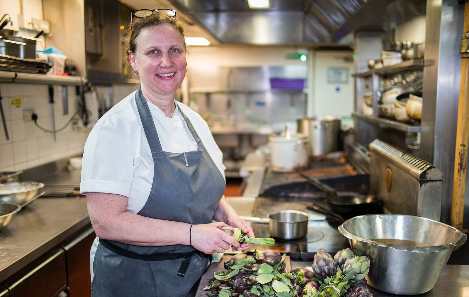 Angela Hartnett: ““Basta parlare di stress in cucina: siamo chef, non ...