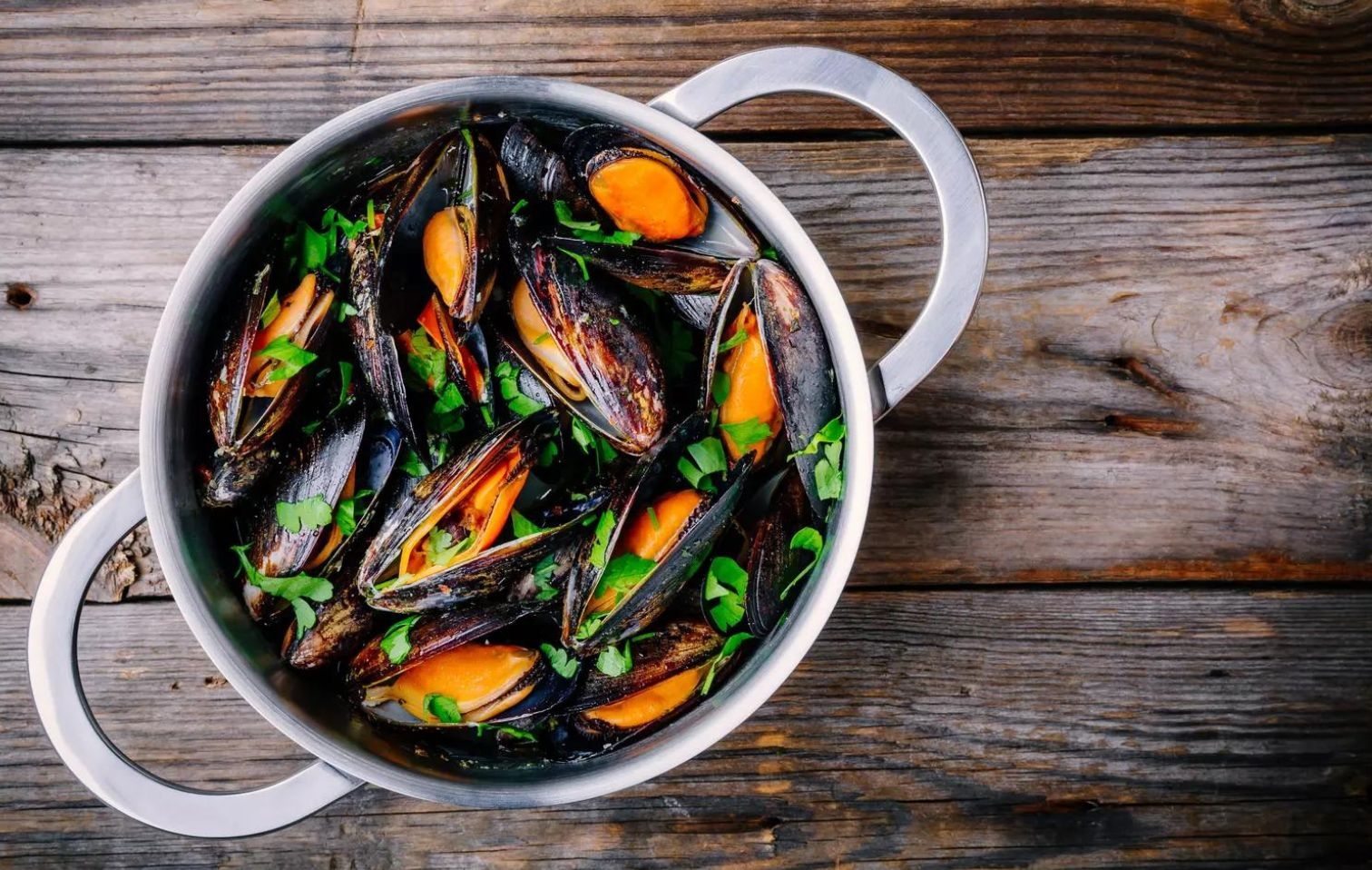 How to Prepare Mussels with Gorgonzola: Hélène Darroze's Daring Recipe ...