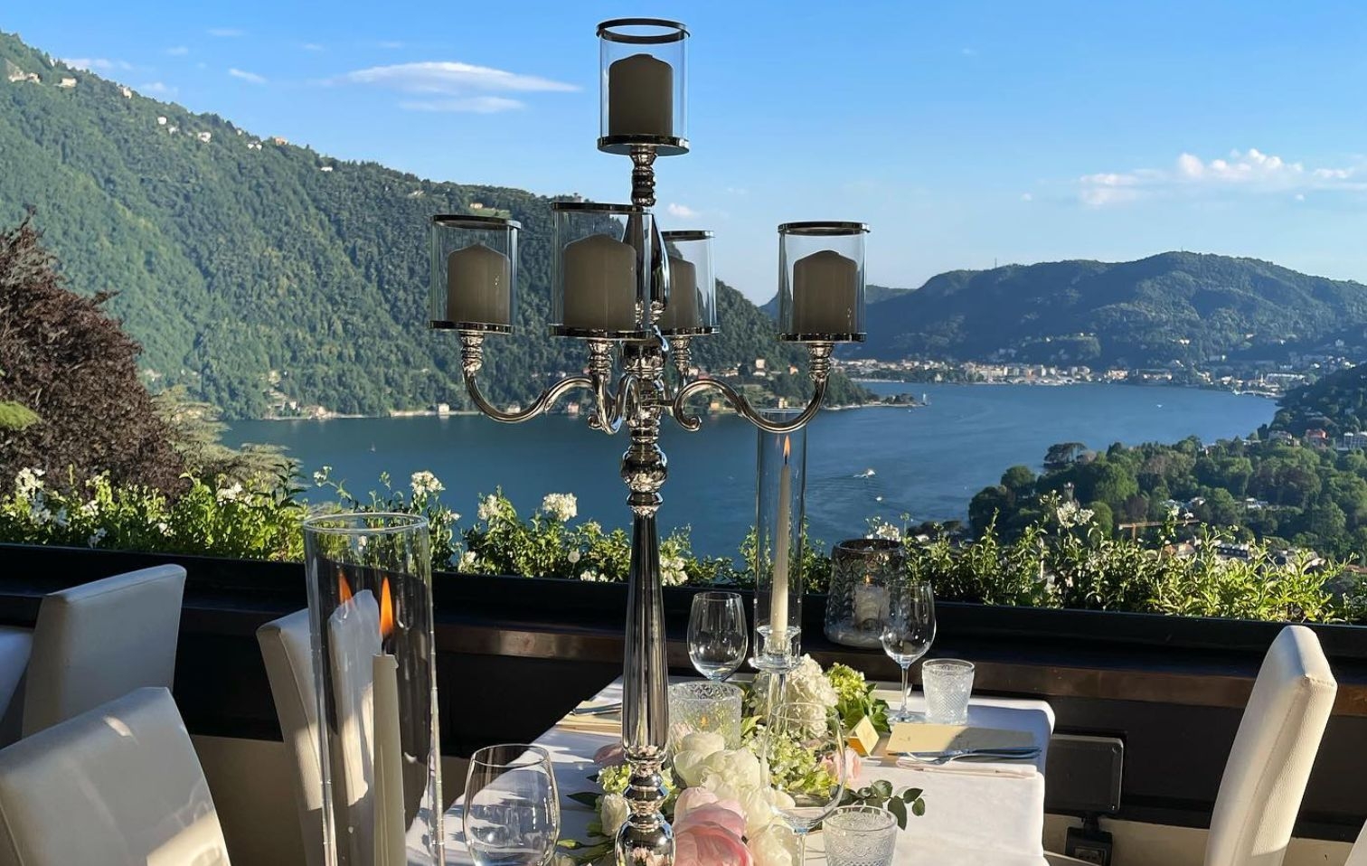 Como, 15€ di coperto per un tavolo vista lago: è polemica prezzi ...