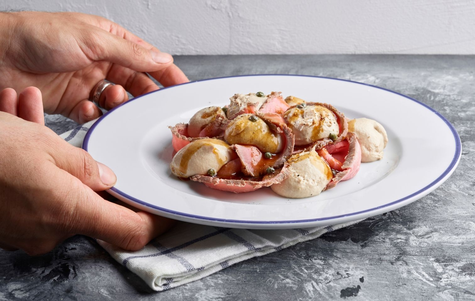 Come fare il vero vitello tonnato secondo Diego Rossi: la ricetta perfetta di Trippa | Ricette ...