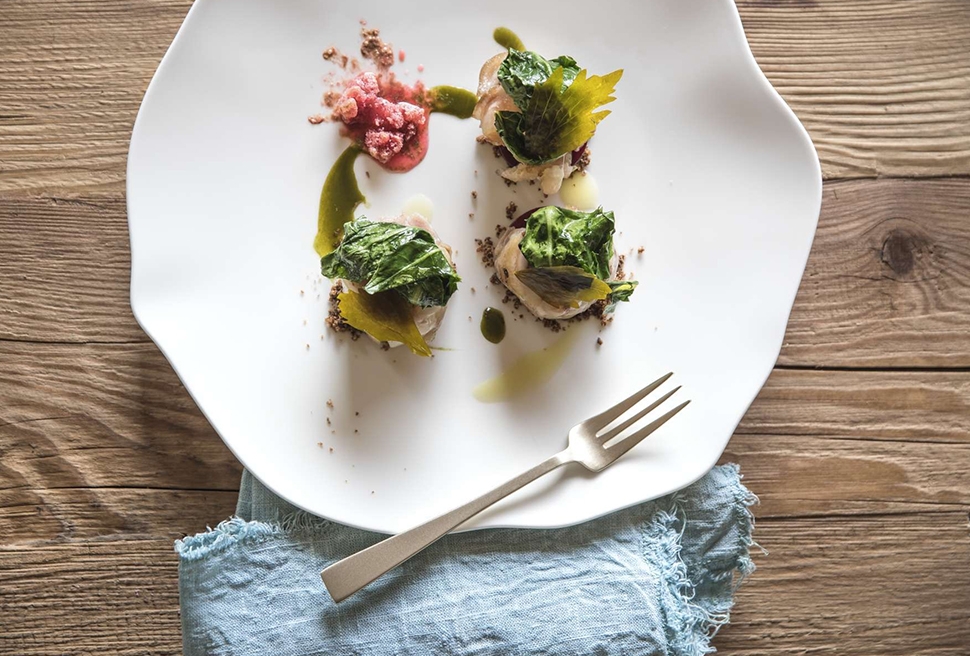 Ricetta Leèrin cotto nel miele, acqua di sedano, rape marinate, terra ...