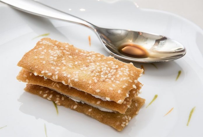 Ricetta Wafer al sesamo con tartare di branzino | Chef Giancarlo ...