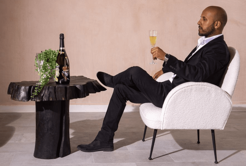 Champagne: venduta a 2,5 milioni di dollari la bottiglia più cara del ...