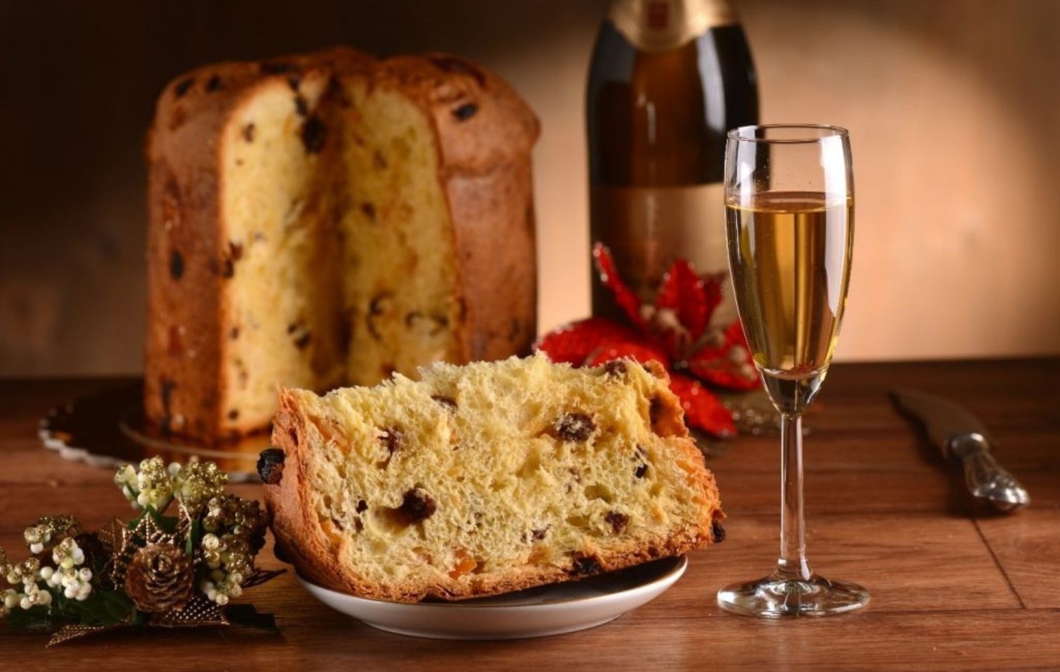 Che vini bere con il panettone? Le 10 migliori bottiglie da abbinare ai ...